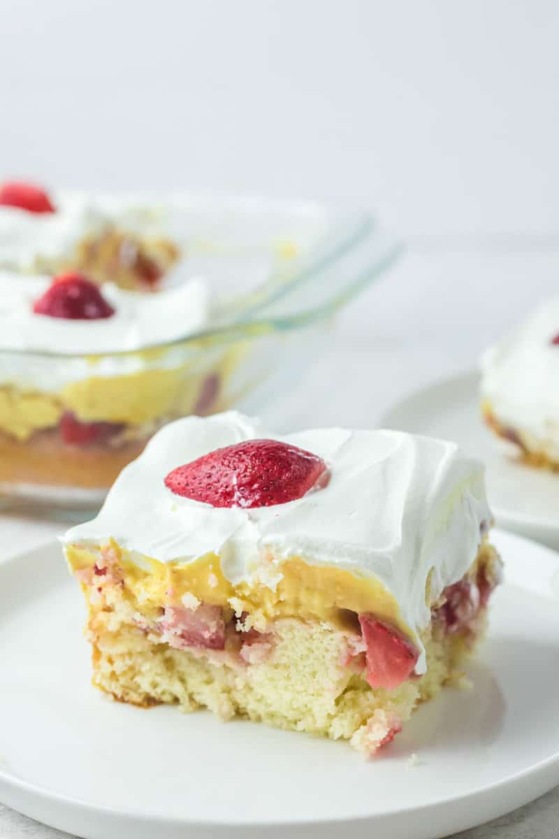 Easy Strawberry Poke Cake Recipe with Vanilla Pudding