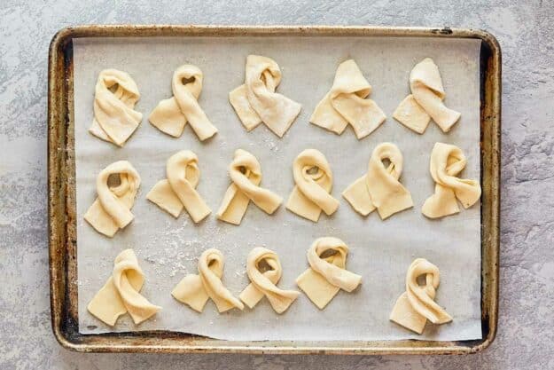 Domino's Garlic Bread Twists Recipe - Easy Homemade Knots