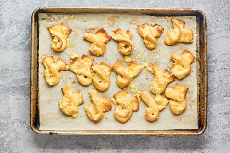Domino's Garlic Bread Twists Recipe - Easy Homemade Knots